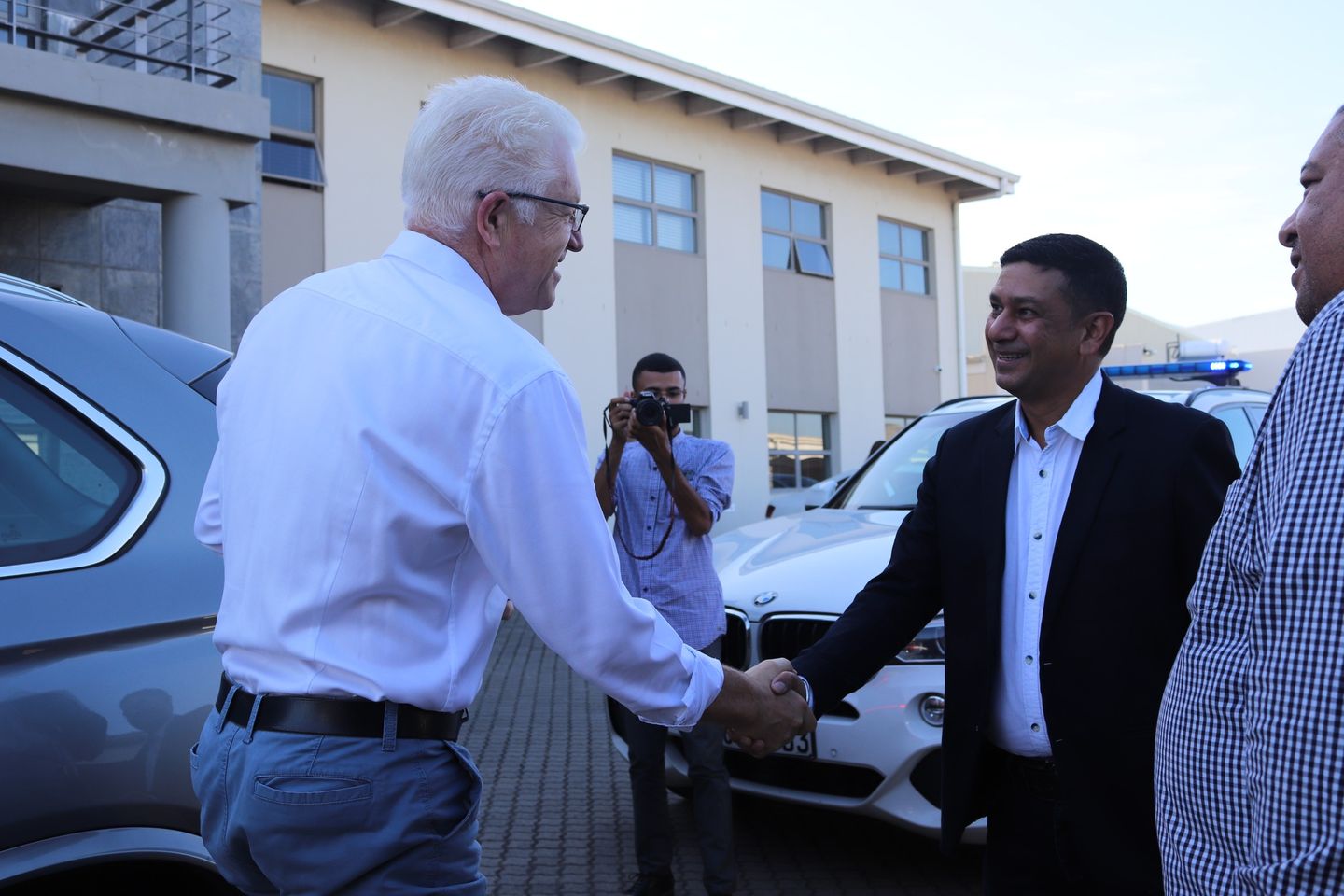 Premier Alan Winde visits Cape Town Base – Air Mercy Service