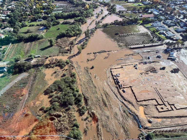Six rescued from flash floods & landslides in Meiringspoort ...